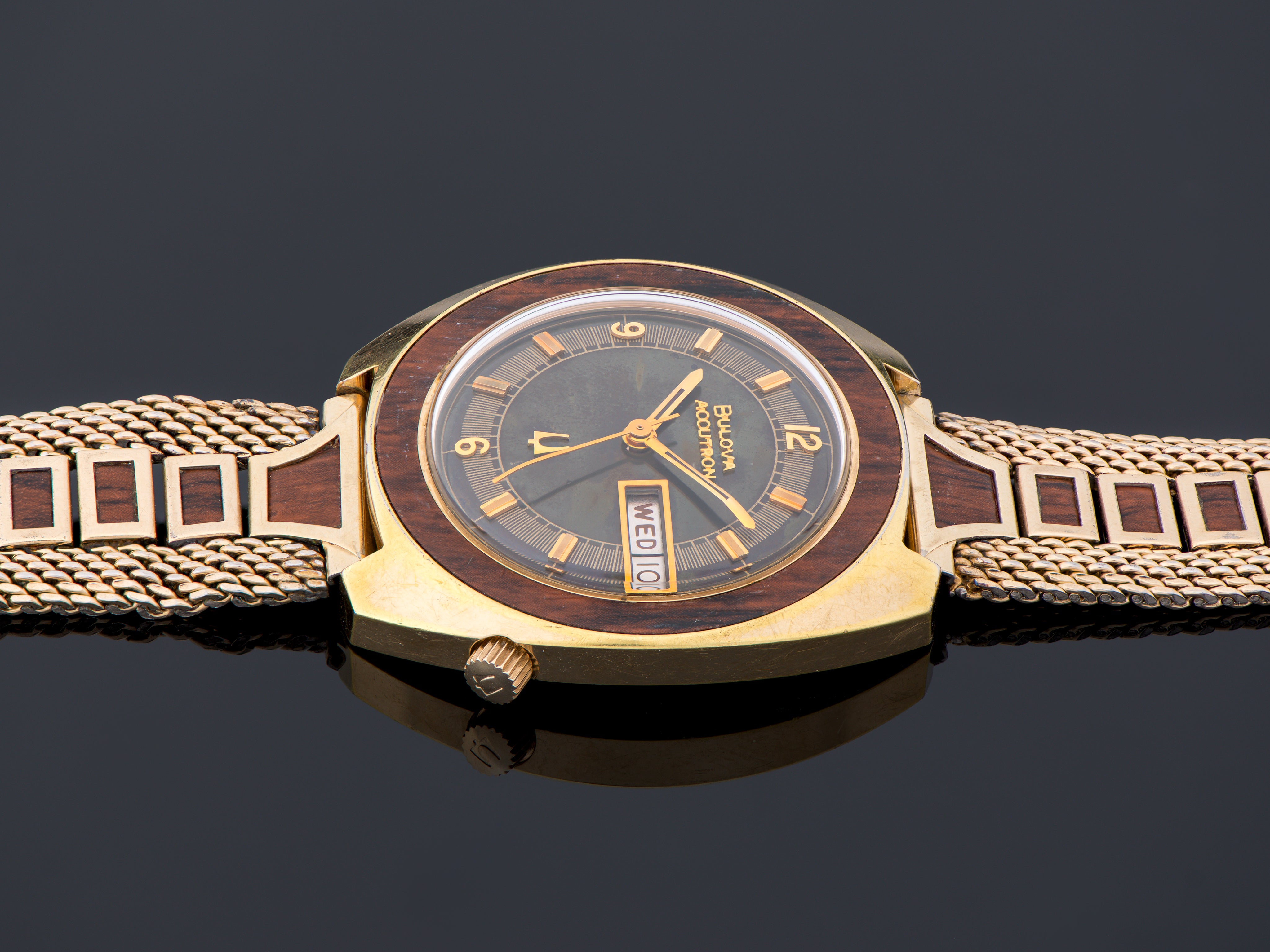 Bulova Accutron Woody 2182 Watch With Original Bracelet