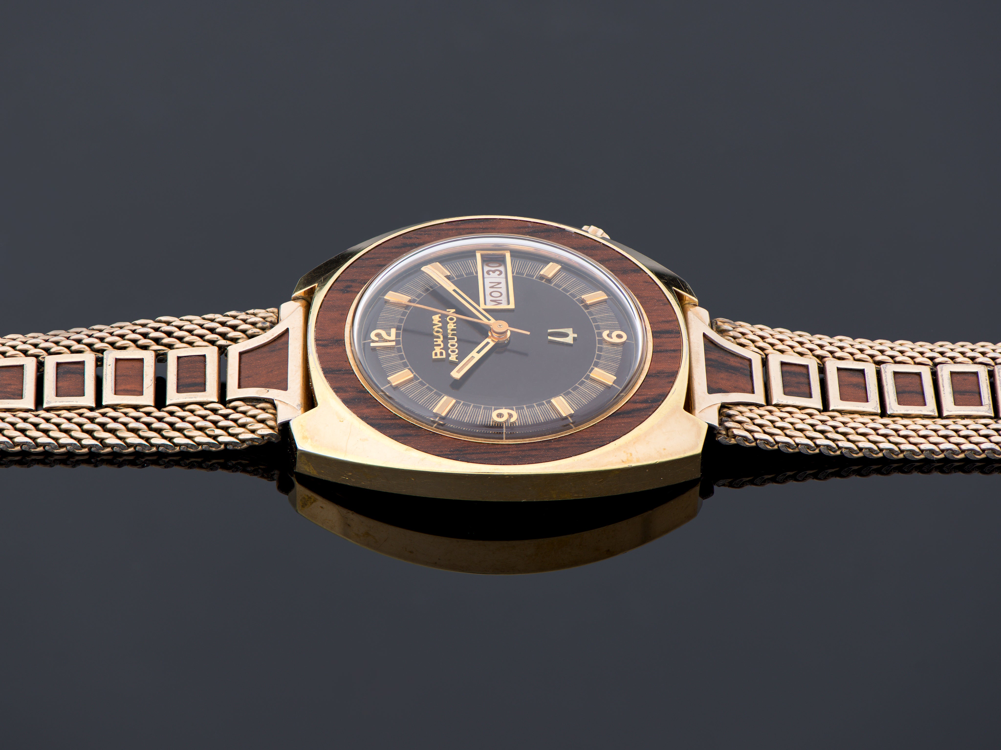 Bulova Accutron Woody 2182 Watch With Original Bracelet