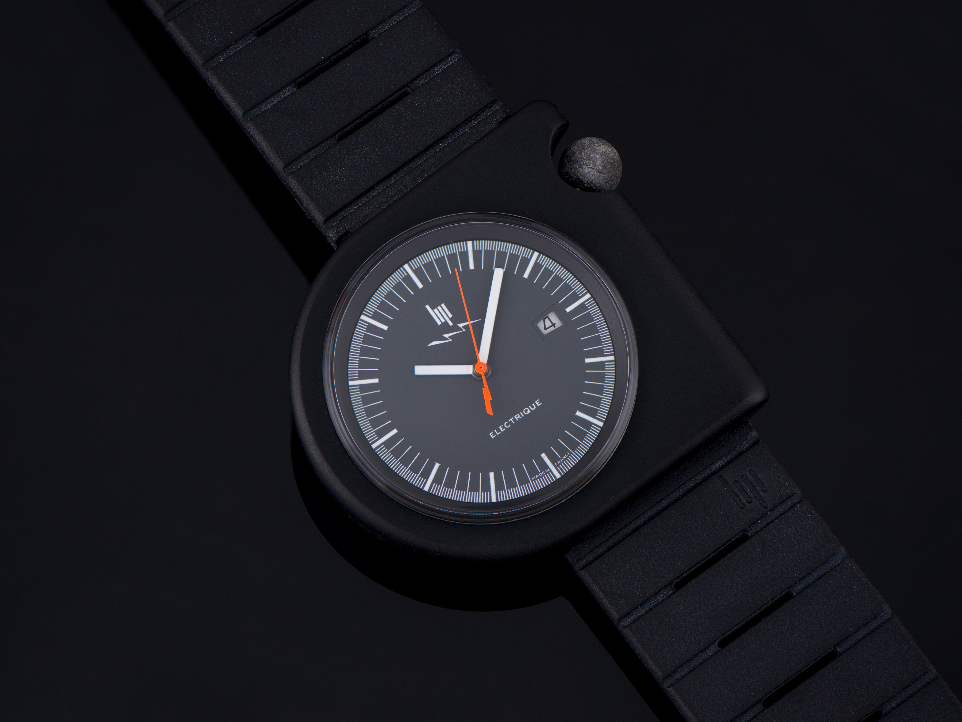 NEW OLD STOCK LIP "D" Electronic Roger Tallon Designed | Unwind In Time