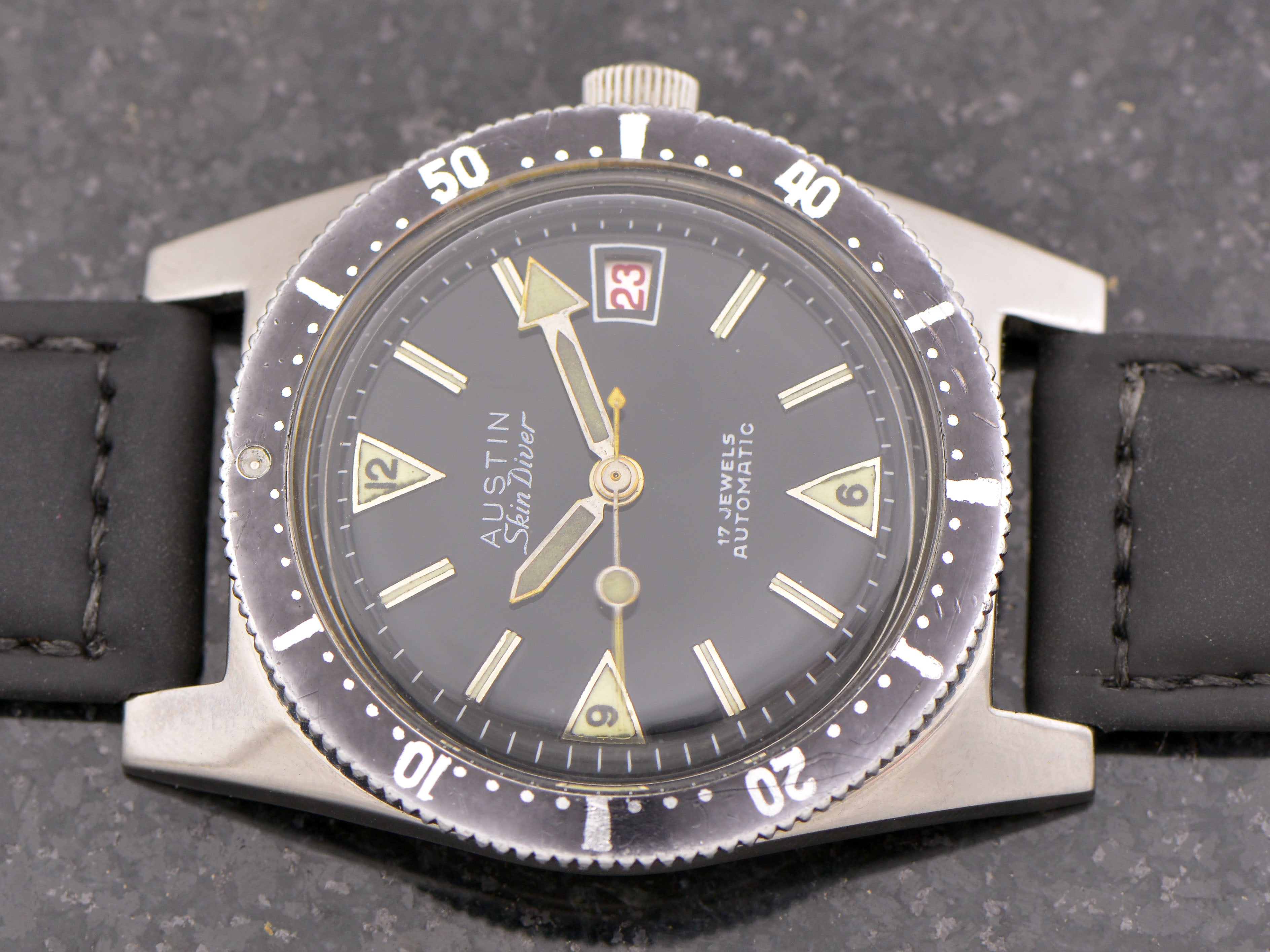Austin Automatic Skin Diver Unique Countdown Bezel
