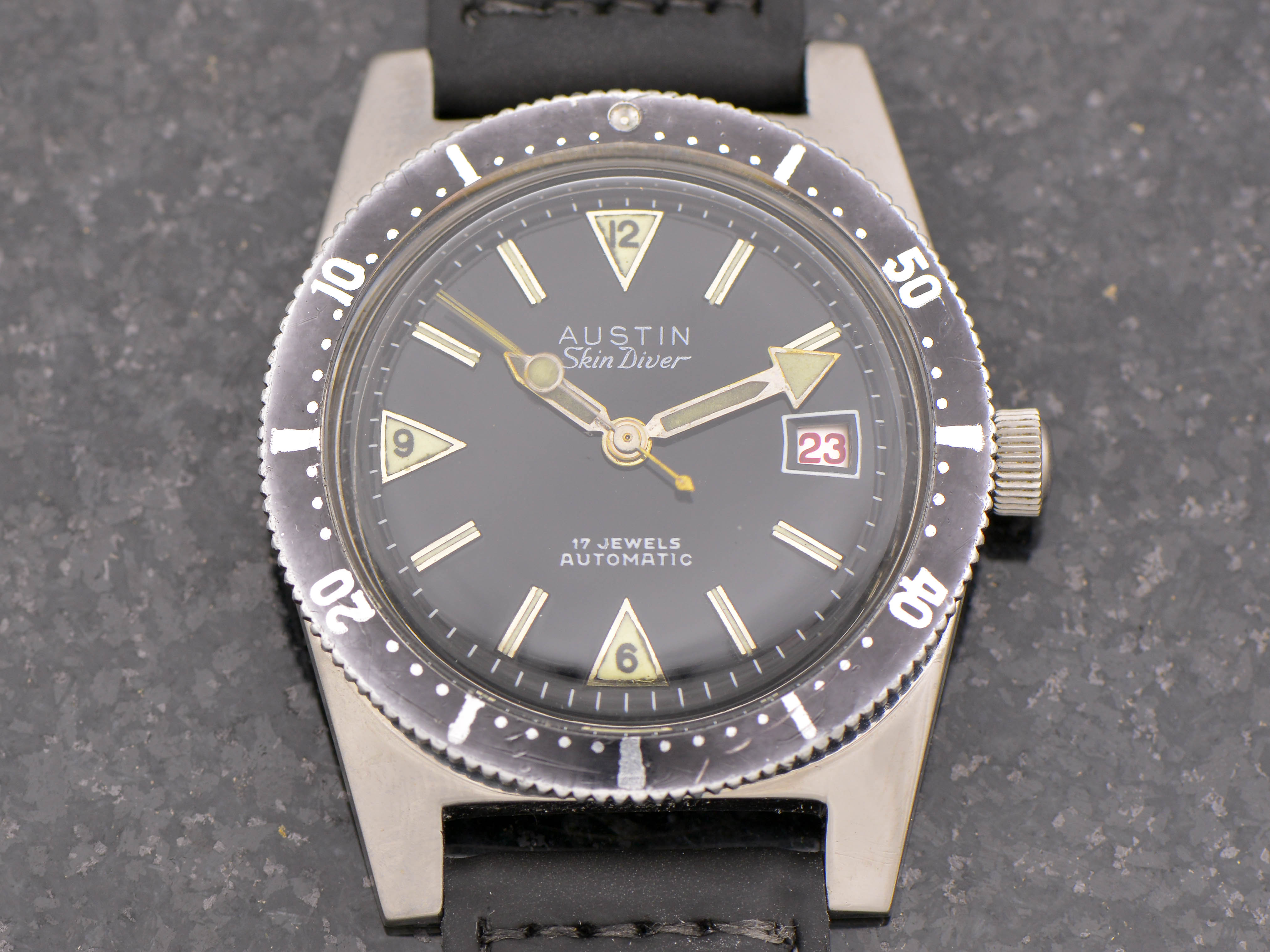 Austin Automatic Skin Diver Unique Countdown Bezel